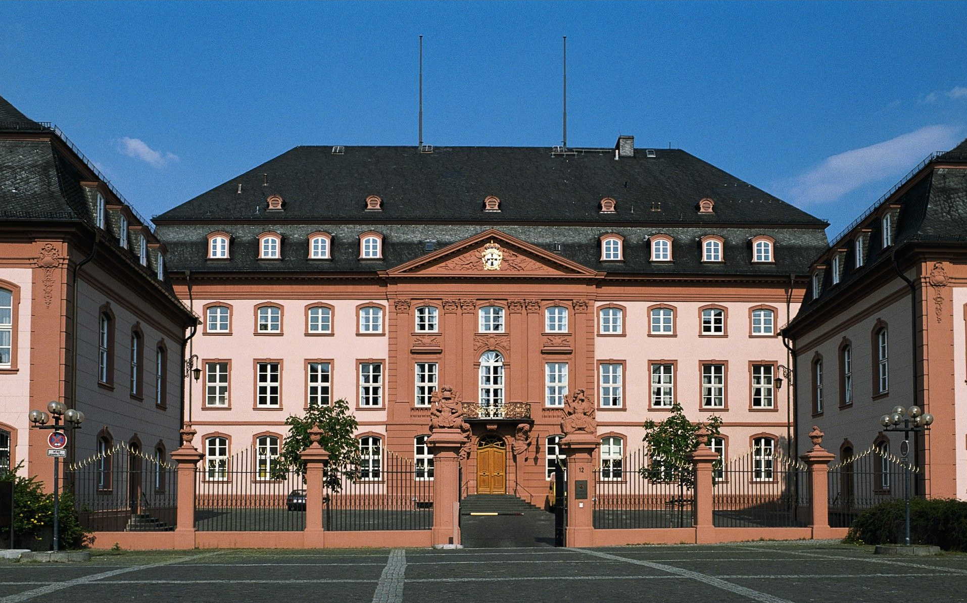 Picture Gallery of Mainz | Master in international Economics and Public ...